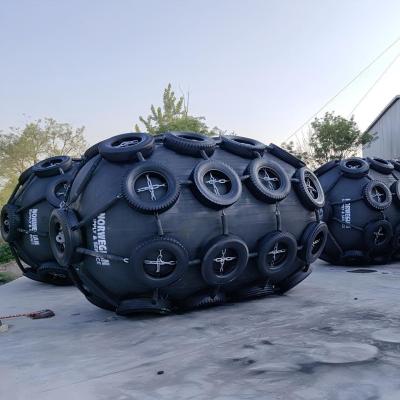 China Net Type Pneumatic Rubber Fender Diameter 0.5m To 4.5m Marine Fender System Provide Superior Dock Protection for sale