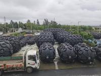 China 50kpa Pneumatic Rubber Fender with Threaded Valve Connection and ISO17357 Certification for sale
