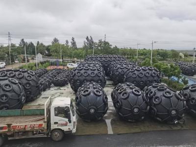 China 50kpa Pneumatic Rubber Fender with Threaded Valve Connection and ISO17357 Certification for sale