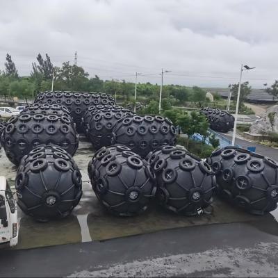 China Pneumatic Rubber Fender with Heavy Duty Outer Layer for Ice Class Vessel Berthing Protection at 50kpa & 80kpa Pressure for sale
