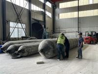 China Anti Corrosion Marine Rubber Airbag for Long Term Saltwater Service with 0.8-3 M Diameter for sale