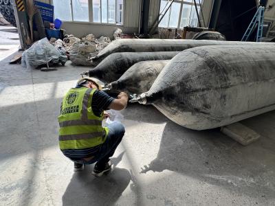 China Anti Corrosion Marine Rubber Airbag for Long Term Saltwater Service with 0.8-3 M Diameter for sale