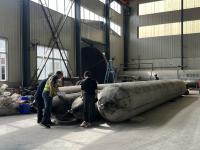 China Marine Rubber Airbag with High Grip Surface Pattern for Stable Shipyard Positioning in 0.8-3 M Diameter and 4-25 M Length for sale