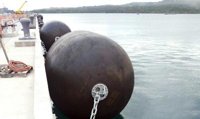 China Boat Anticollision Pneumatic Marine Fenders With ISO17357 Certification for sale