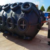 China 2.5*4m ISO Inspection Standard Hydro Pneumatic Yokohama Rubber Fender With Black Tyres for sale