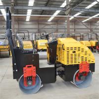 China 1 Ton Hydraulic Drive Unit Ride On Asphalt Tire Road Roller Vibrator 740*530mm Wheel Size for sale