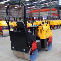 China 1 Ton Hydraulic Drive Unit Ride On Asphalt Tire Road Roller Vibrator 740*530mm Wheel Size for sale