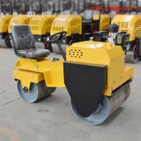 China 1 Ton Hydraulic Drive Unit Ride On Asphalt Tire Road Roller Vibrator 740*530mm Wheel Size for sale