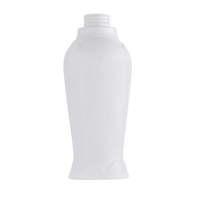 China 500ml Petal Type White High-Quality Plastic Bottle Is Used For Wine Bottle And Bath Milk for sale