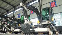 China Horsepower Rubber Crawler Digger CE Approved Large Excavators For Greening Projects for sale