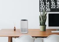 China PM2.5 Smart Touch USB Air Purifier Office HEPA Activated Carbon Filter for sale