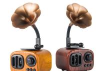 China Plastic 1200Mah Fm Radio Speaker Trumpet Shape Retro Subwoofer Speaker for sale