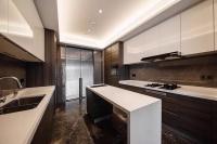 China Modern High Gloss Kitchen Furniture with HDF Door Material and Veneer/Lacquer Finish for sale