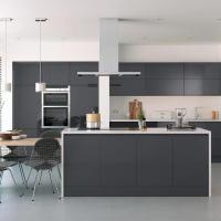 China Villa/Apartment Kitchen Cabinet with HDF Door Material and Customized Finish for sale