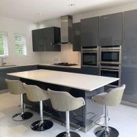 China Home Furniture Solid Wood Modular Kitchen Cabinets with Design Lacquer Glossy Cabinet for sale