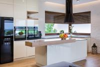 China Complete Gloss Carcase Material Modular Kitchen Cabinets with Customized Veneer Color for sale