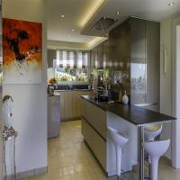 China Highly ODM/OEM YALIG Quartz Stone Modular Cabinet Kitchen for Alibaba 2022 Luxury for sale