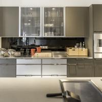 China Customized Veneer Color Modern Design Modular Solid Wood Kitchen Cabinets Accessories for sale