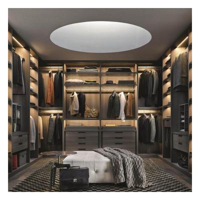 China Villa Wooden Bedroom Wardrobes in European Style for Customized Modern Furniture for sale