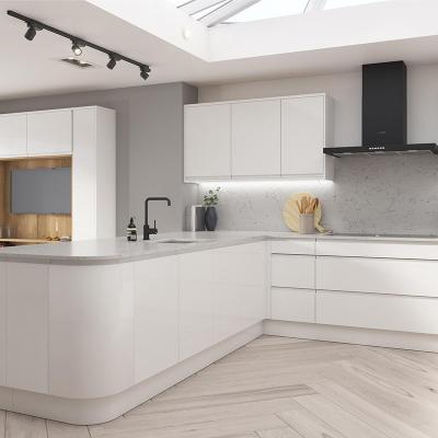 China Global Sales of Modern Italian Furniture Smart Kitchen Cabinets with Blum Hardware for sale