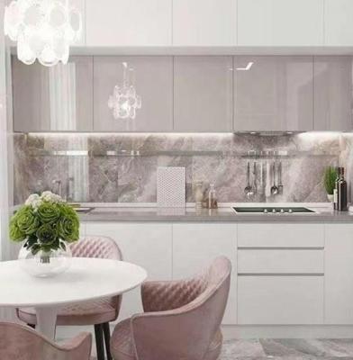 China Perfect Workmanship Italian Furniture Market Modular Kitchen Cabinets with Toe Kick for sale