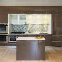 China Lacquer Surface Treatment Wooden Cabinets for Customized Veneer Color Kitchen Furniture for sale