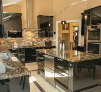 China White Cabinet Kitchen Unit Set Furniture Cabinet with Advanced Craft and HDF Door Material for sale