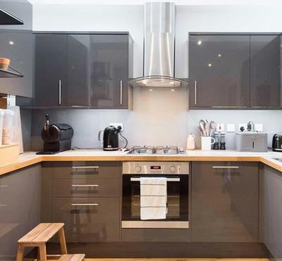 China Customized Veneer Color Lacquer Surface Treatment for Kitchen Furniture Cabinetry for sale