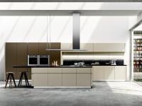 China Blum Hardware and Veneer Finish YALIG Smart Wood Shaker Kitchen Cabinet for Apartment for sale