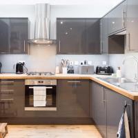 China Modular Kitchen Cabinets Popular Solid Wood Vintage Designer Furniture and Accessories for sale