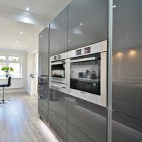 China European Style Smart Modular Kitchen Cabinets with Solid Wood and White Gloss Finish for sale