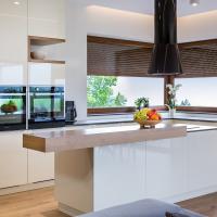 China European Style Smart Modular Kitchen Cabinets with Solid Wood and White Gloss Finish for sale