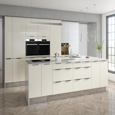 China Waterproof and Durable European Luxury Lacquer Kitchen Cabinet for Villa/Apartment for sale