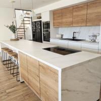 China Waterproof Fireproof American Oak Solid Wood Kitchen Cabinet with Flat Edge Countertop for sale