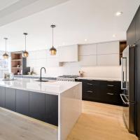 China End Villa Apartment Wooden Kitchen Furniture Cabinets Set with Waterproof Advantage for sale