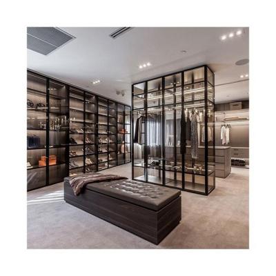 China Laundry-Friendly European Style Custom Walk-in Wardrobe Closet for Modern Apartment for sale