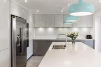 China Classic Luxury Modular Kitchen Cabinets Veneer Top and Lacquer Bottom for Apartments for sale