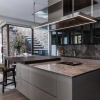 China High Glossy Italian Furniture Solid Wood Luxury Customized Veneer Color Kitchen Cabinets for sale