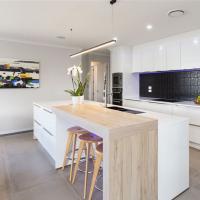 China High Glossy Italian Furniture Solid Wood Luxury Customized Veneer Color Kitchen Cabinets for sale
