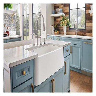 China Custom Lacquer Surface Treatment Shaker Style Wood Kitchen Cabinet for Apartment for sale