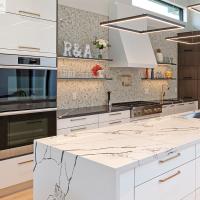 China Advantageous Waterproof Fireproof Gloss Island Kitchen Cabinet for Popular Furniture for sale