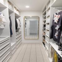China Bedroom Furniture Walk-in Closet Wardrobe Design in Modern Style from Factor for sale