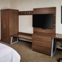 China Hotel Bedroom Furniture Design High End Custom Wooden Wardrobe Closet in Modern Style for sale