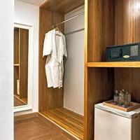 China High End Custom Waterproof Modern Design Bedroom Hotel Furniture Wardrobe Closet for sale