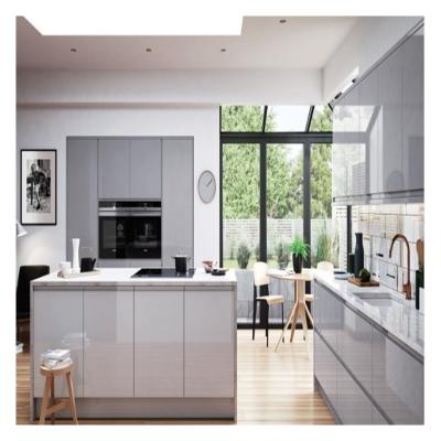 China Easy Clean Advantage Customization Glossy Modern Style Kitchen Cabinets for Apartment for sale