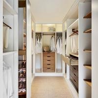 China Walk-In Open Wardrobe Closet with Wood Style PANEL and Customizable Pull Rod System for sale
