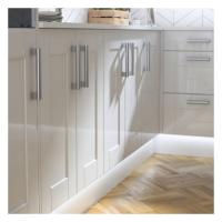 China Modern Shaker Style White Kitchen Cabinets with Ceramic Countertops and Veneer Finish for sale