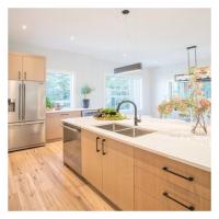 China Minimalist European Style Solid Wood Kitchen Cabinets with Plywood Carcase Material for sale