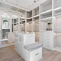 China Specific Wardrobe YALIG White Walk-in Closet Luxury Wardrobe with Drawers and Pants Rack for sale