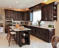 China Blum Hardware Villa Kitchen Cabinet Set with Melamine Board and Lacquer Door Material for sale